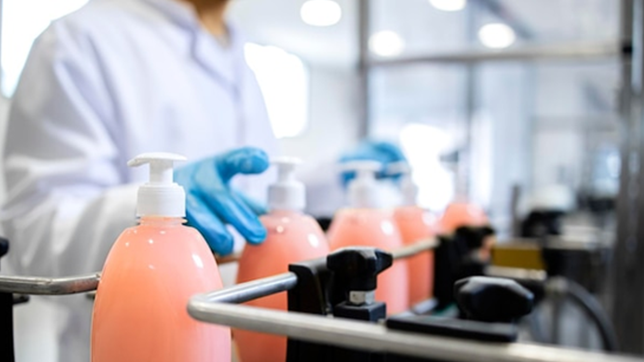 5 Emerging Trends Shaping the Future of Cosmetic Manufacturing