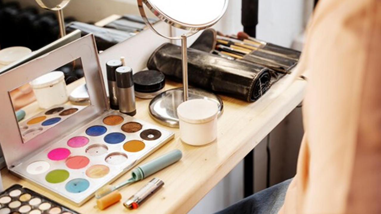 Inside Makeup Manufacturing Companies: Insights from Industry Leaders